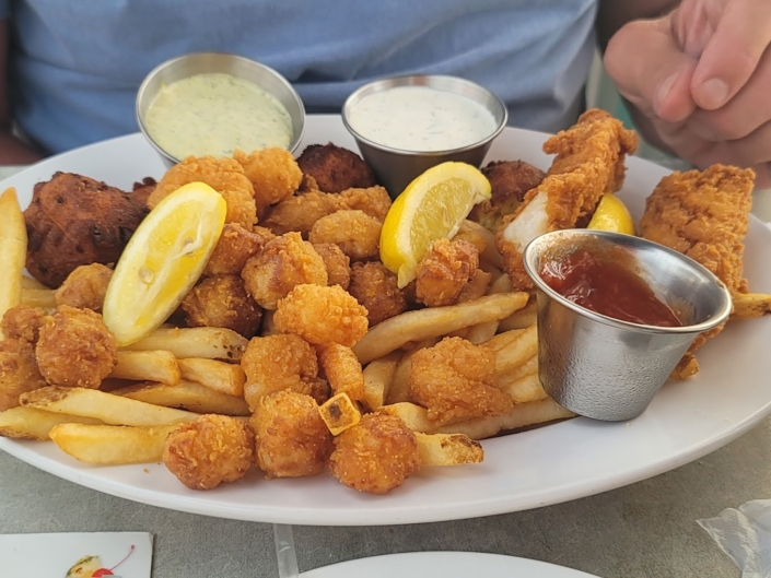 Best Bars/Nightlife on Anna Maria Island | Island Dreams Realty